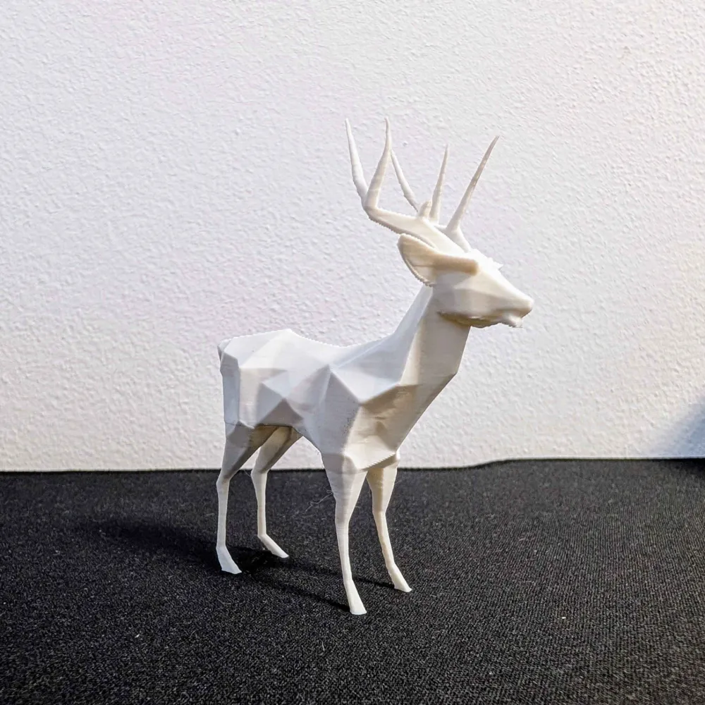 Niedrig-polygone Hirsch-Skulptur von niro58 MakerWorld: Kostenlose 3D ...