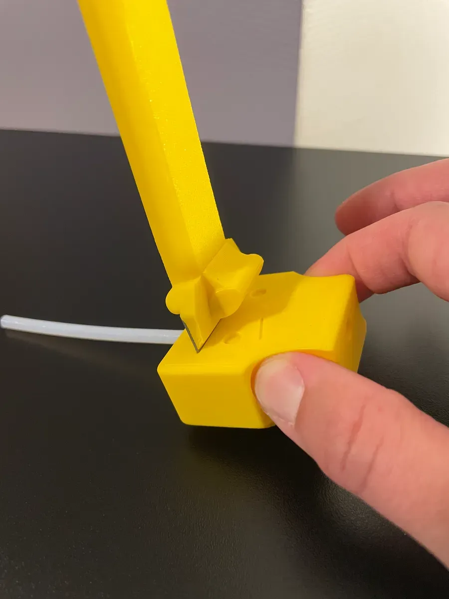 Bambu Lab Mad Cutter for PTFE tubes by ZEE SOLO - MakerWorld