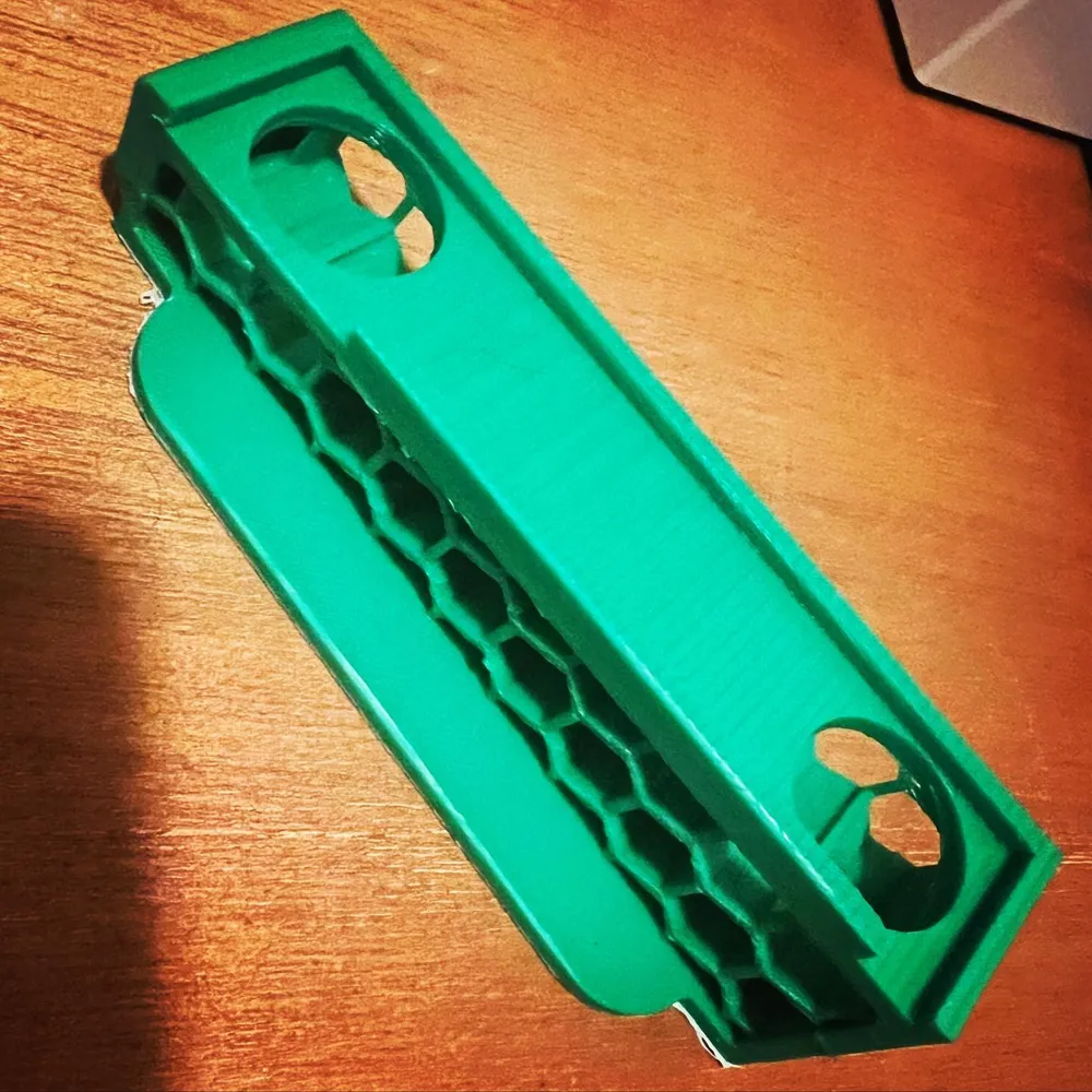 Pedaltrain Nano+ Stand/Riser by matthew.korsmo - MakerWorld