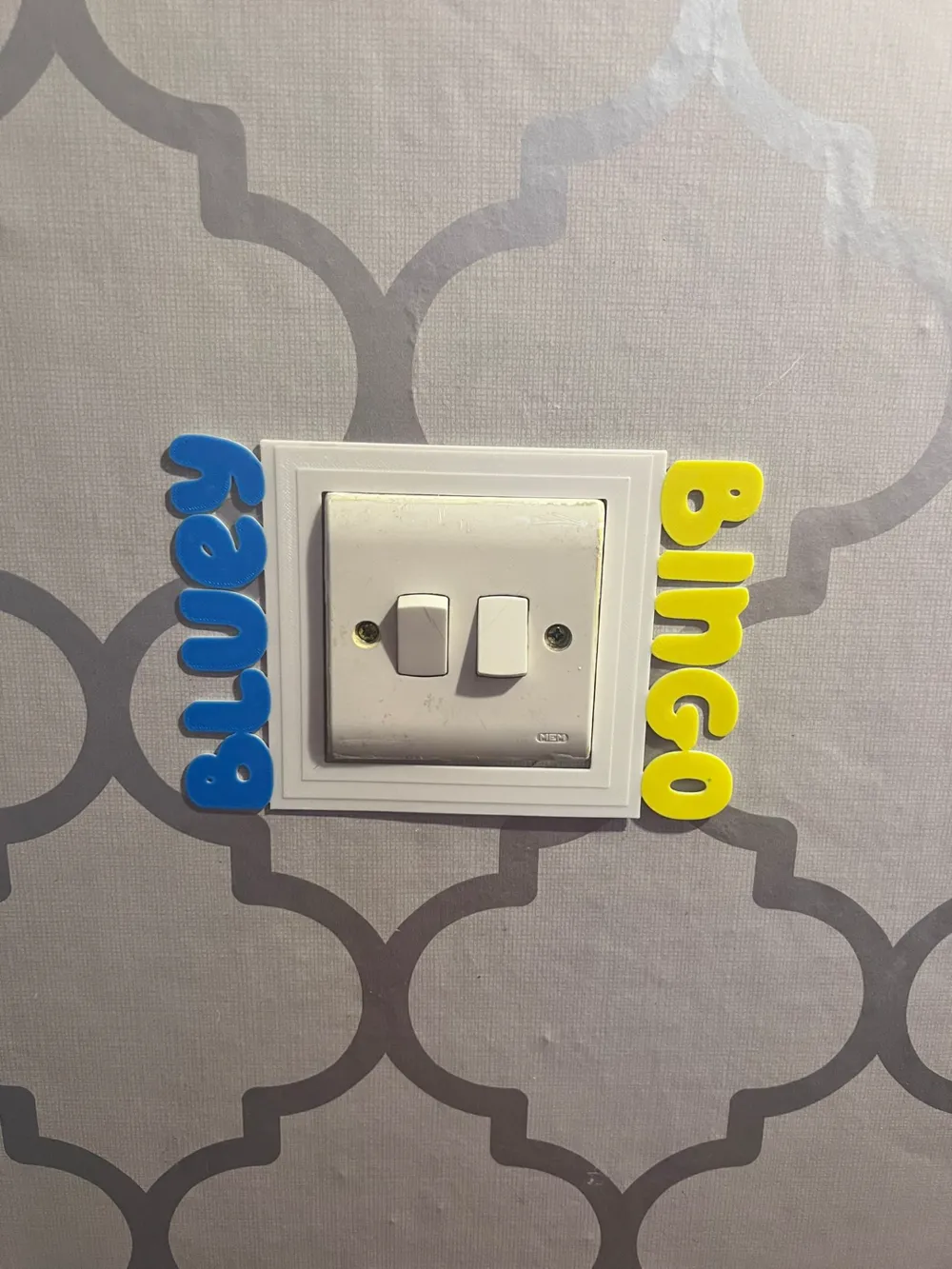bluey & bingo uk light switch surround by Fatalchaos25 - MakerWorld