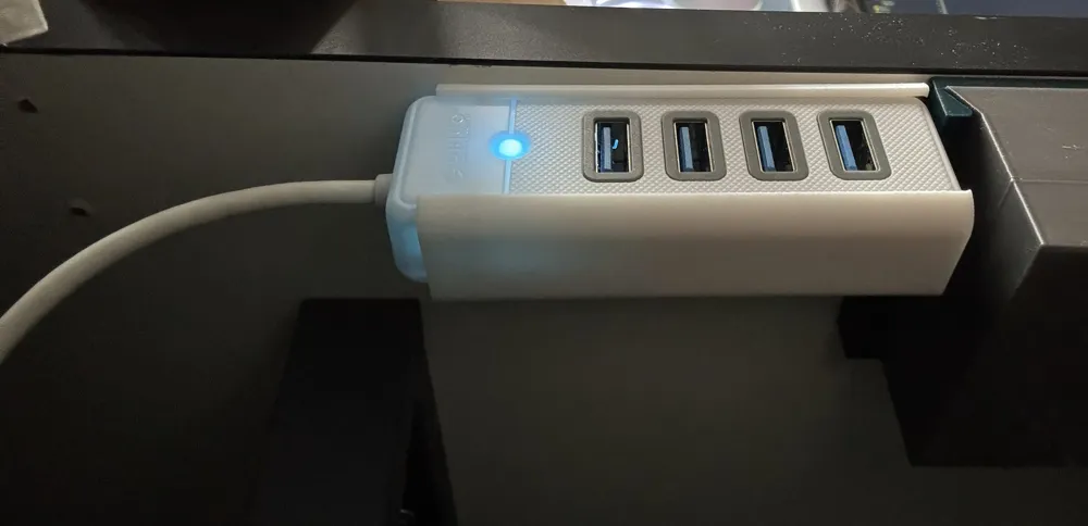 USB-Hub-Halterung unter dem Schreibtisch – Kostenloses 3D-Druckmodell ...