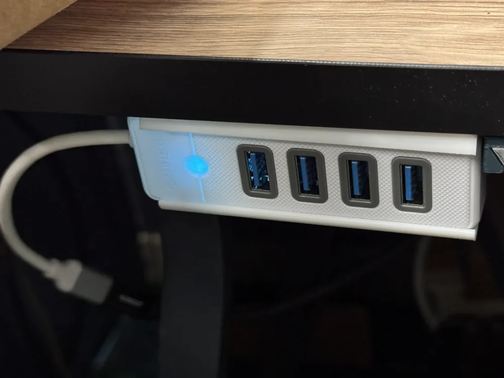 USB-Hub-Halterung unter dem Schreibtisch – Kostenloses 3D-Druckmodell ...