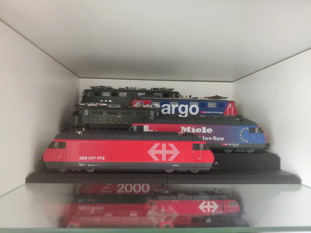 IKEA Kallax H0 Locomotive Display Case by DaBaur MakerWorld: Download ...