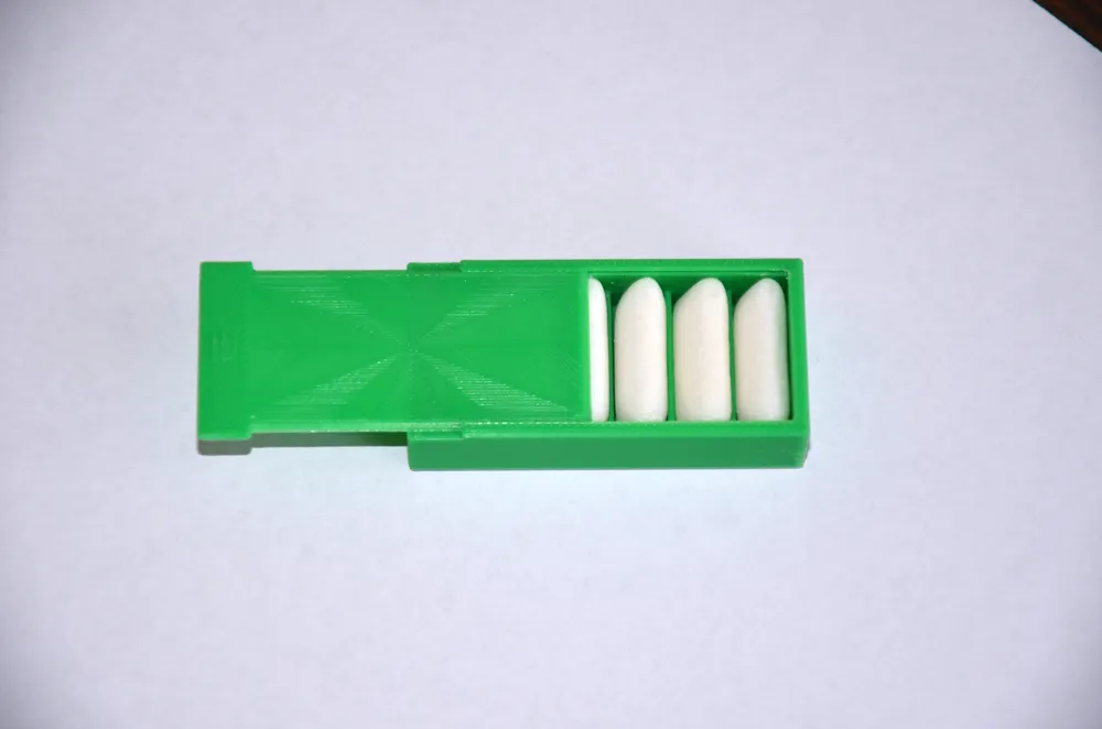 Noise-Canceling Chewing Gum Case (parametric) by Redev22 - MakerWorld