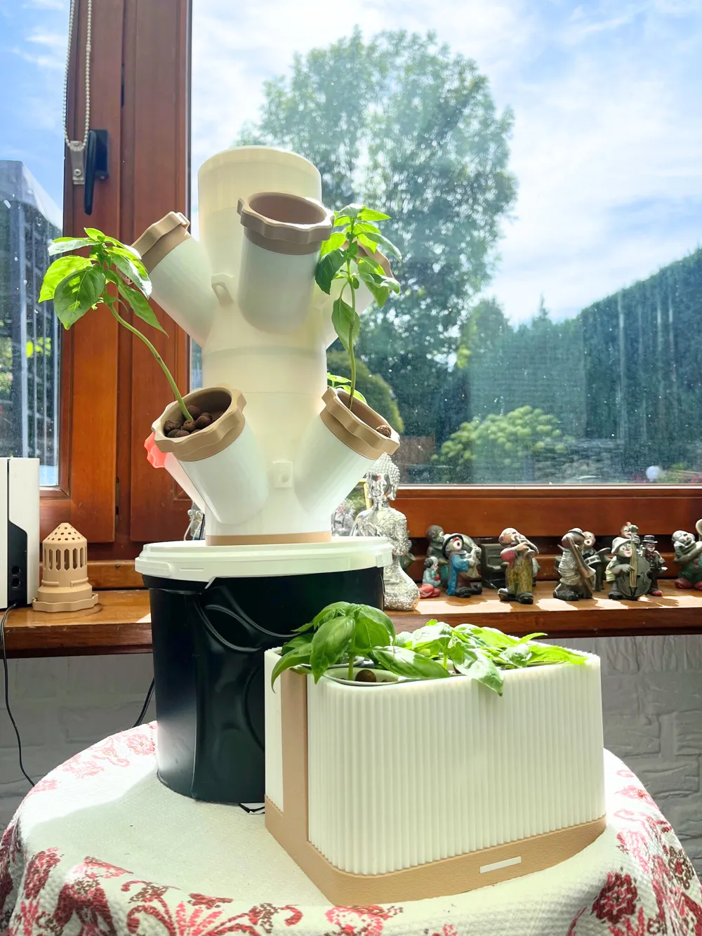 Hydroponic planter by MHOOFS MakerWorld: Download Free 3D Models