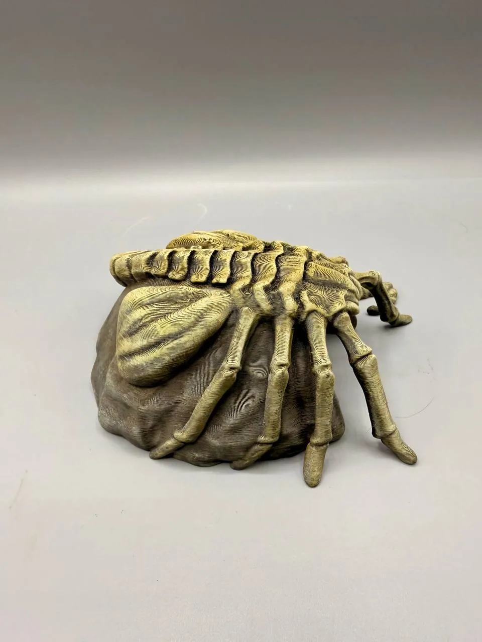Facehugger Hideout - Free 3D Print Model - MakerWorld
