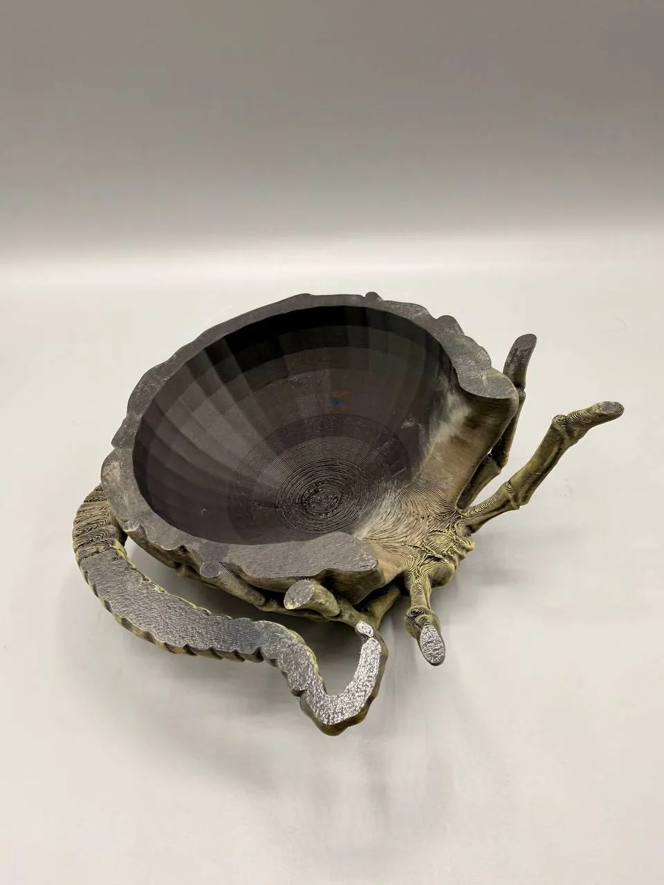 Facehugger Hideout - Free 3D Print Model - MakerWorld