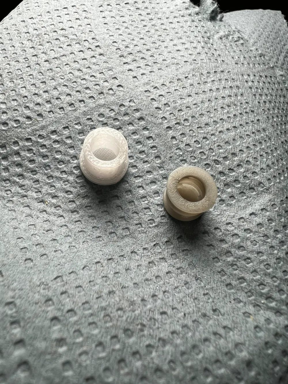 Simple TPU-Silicone Plug, Z-Axis by cronic95 - MakerWorld