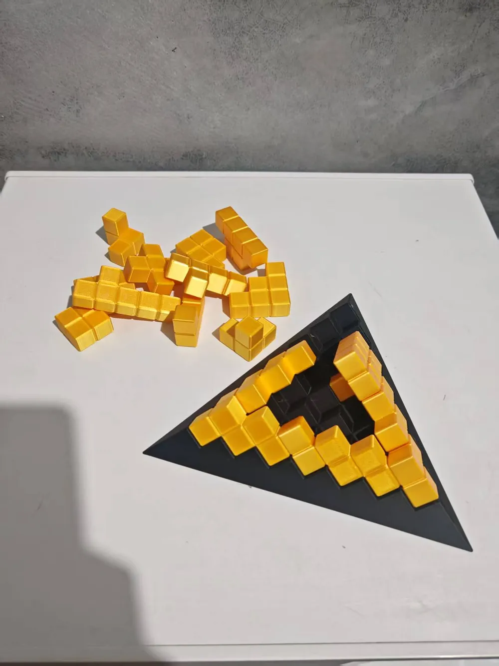 The strongest brain building block pyramid by 小厮工作室MakerWorld: Download ...