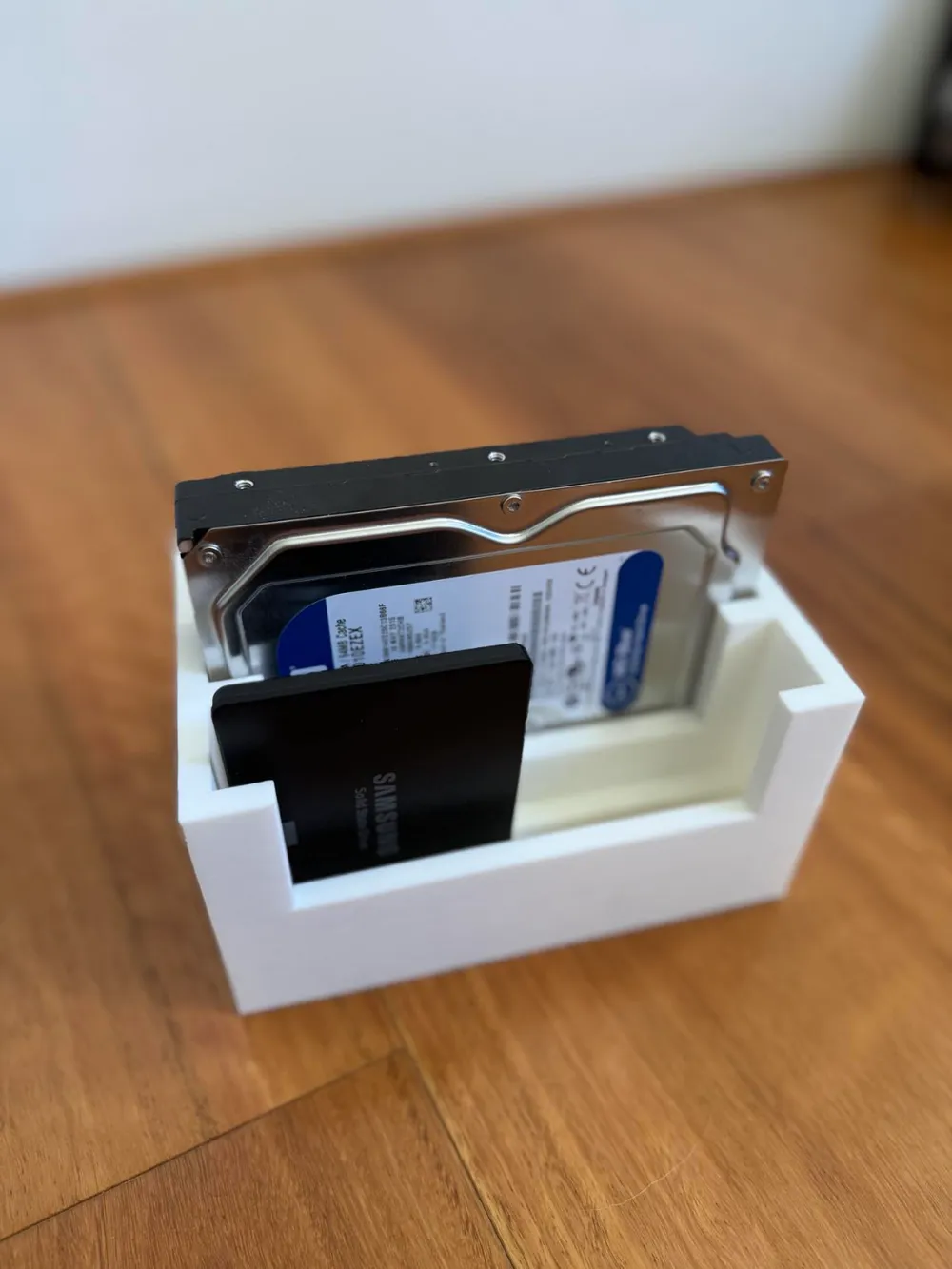 HDD / SSD Holder by Icehorn - MakerWorld