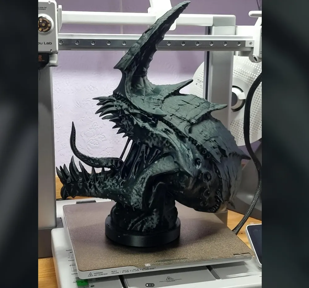 Big bug head trophy by Daedricbob - MakerWorld