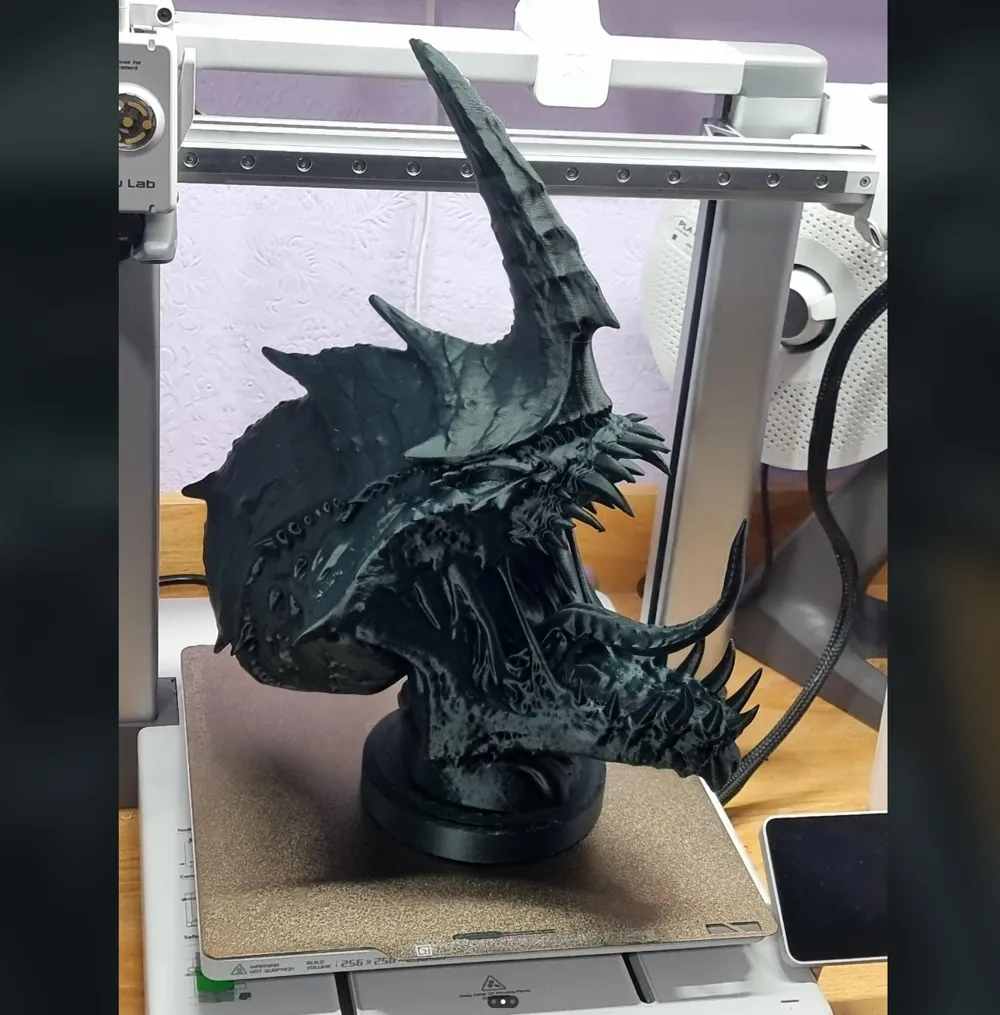 Big bug head trophy by Daedricbob - MakerWorld