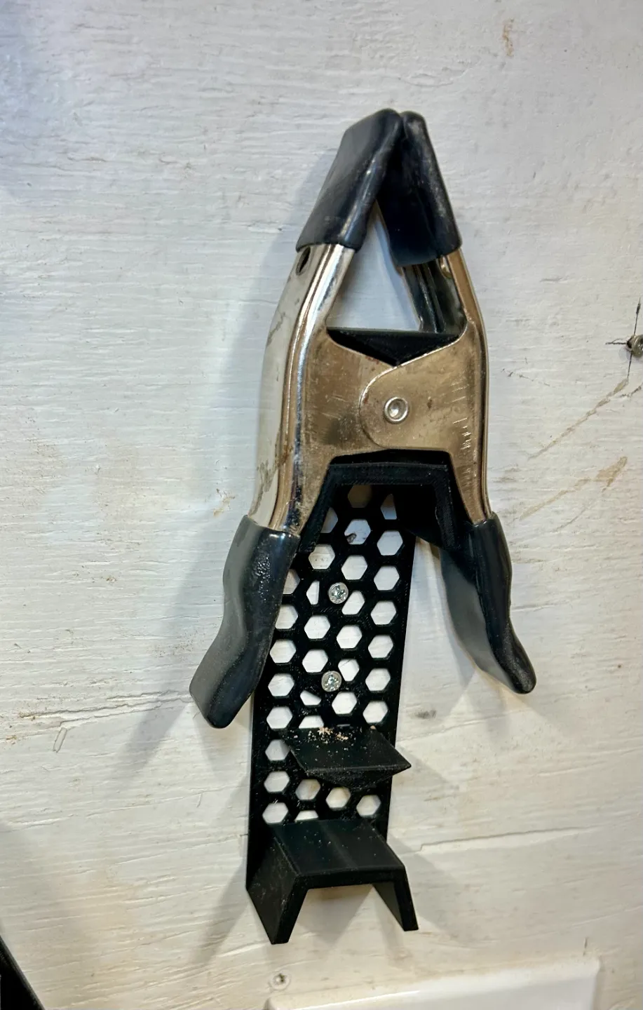 Spring clamp wall mounted rack by SRRN - MakerWorld