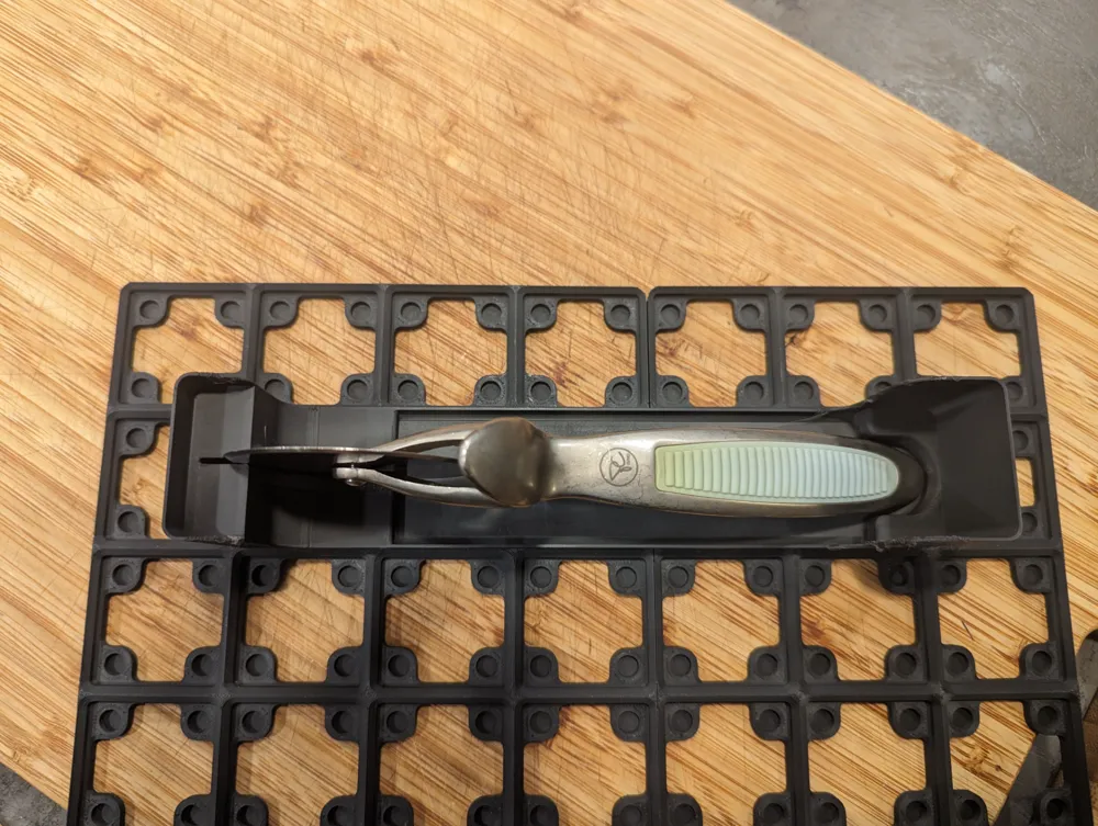 Gridfinity Pizza cutter holder Remixed by Christian Savard - MakerWorld