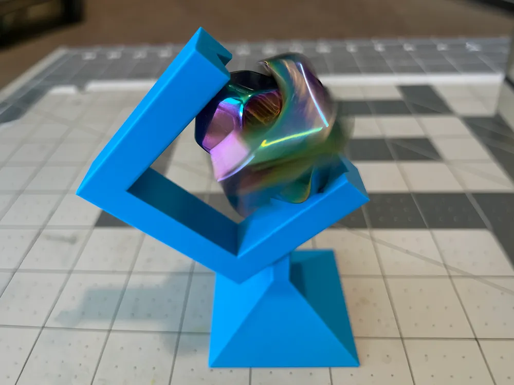 Olight Fidget Spinner Holder V2 - Free 3D Print Model - MakerWorld