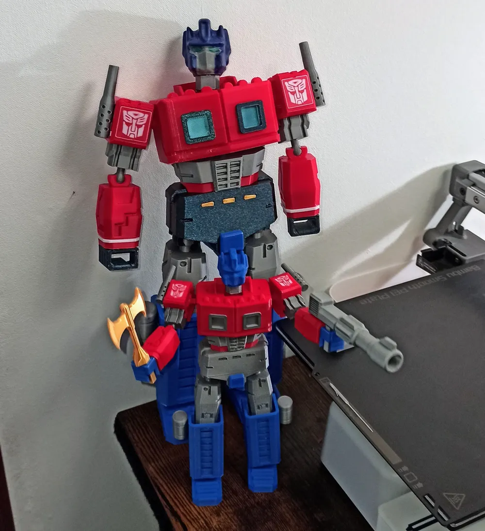 Articulated big and mini Optimus Prime w weapons by Savo222 MakerWorld ...
