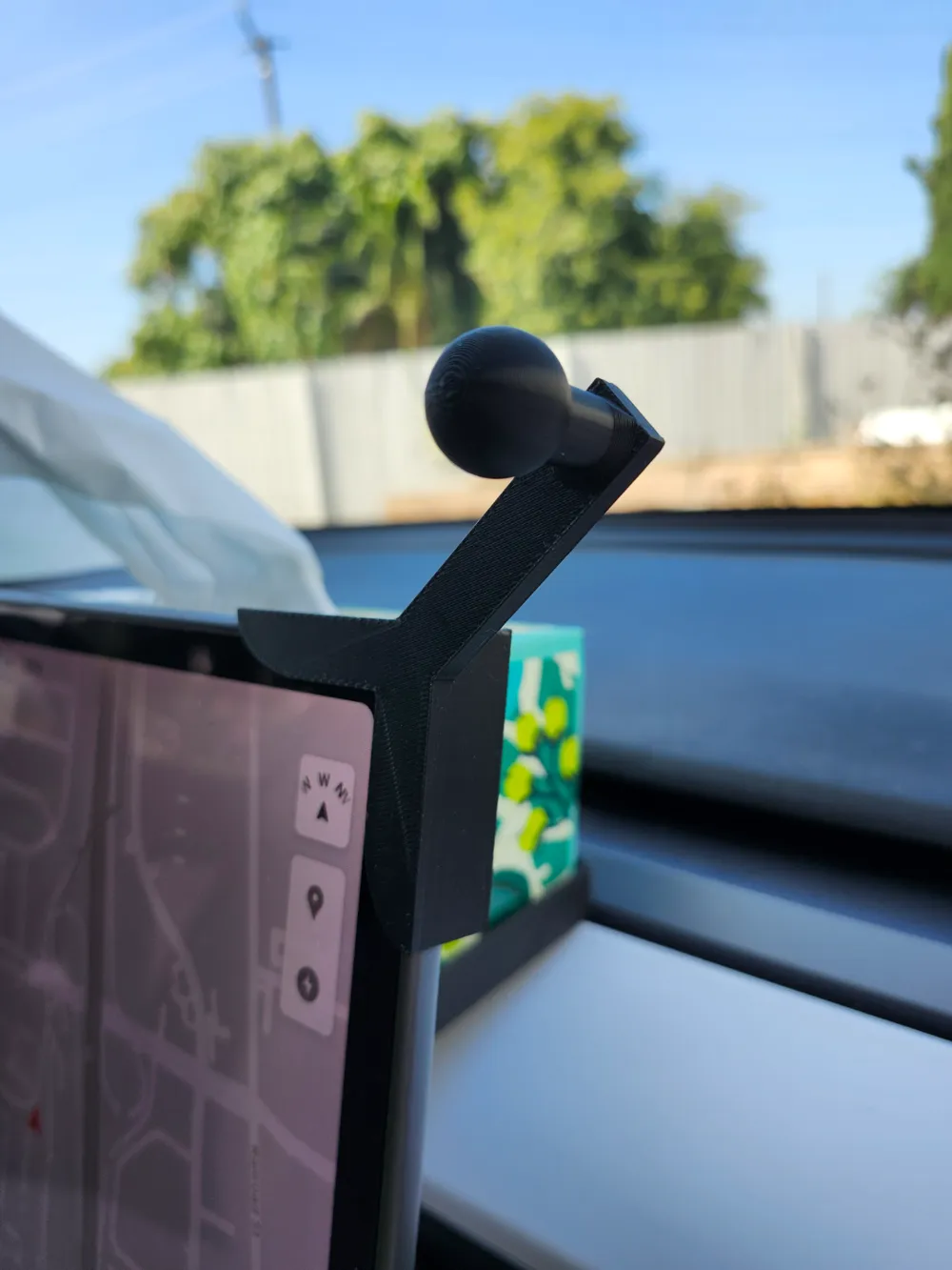 Tesla Screen phone holder ball mount Remixed by user_69154931 - MakerWorld