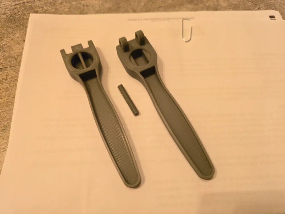 Pill breaker / Pill cutter (2 sizes!) by KoBuCRAFTS MakerWorld ...