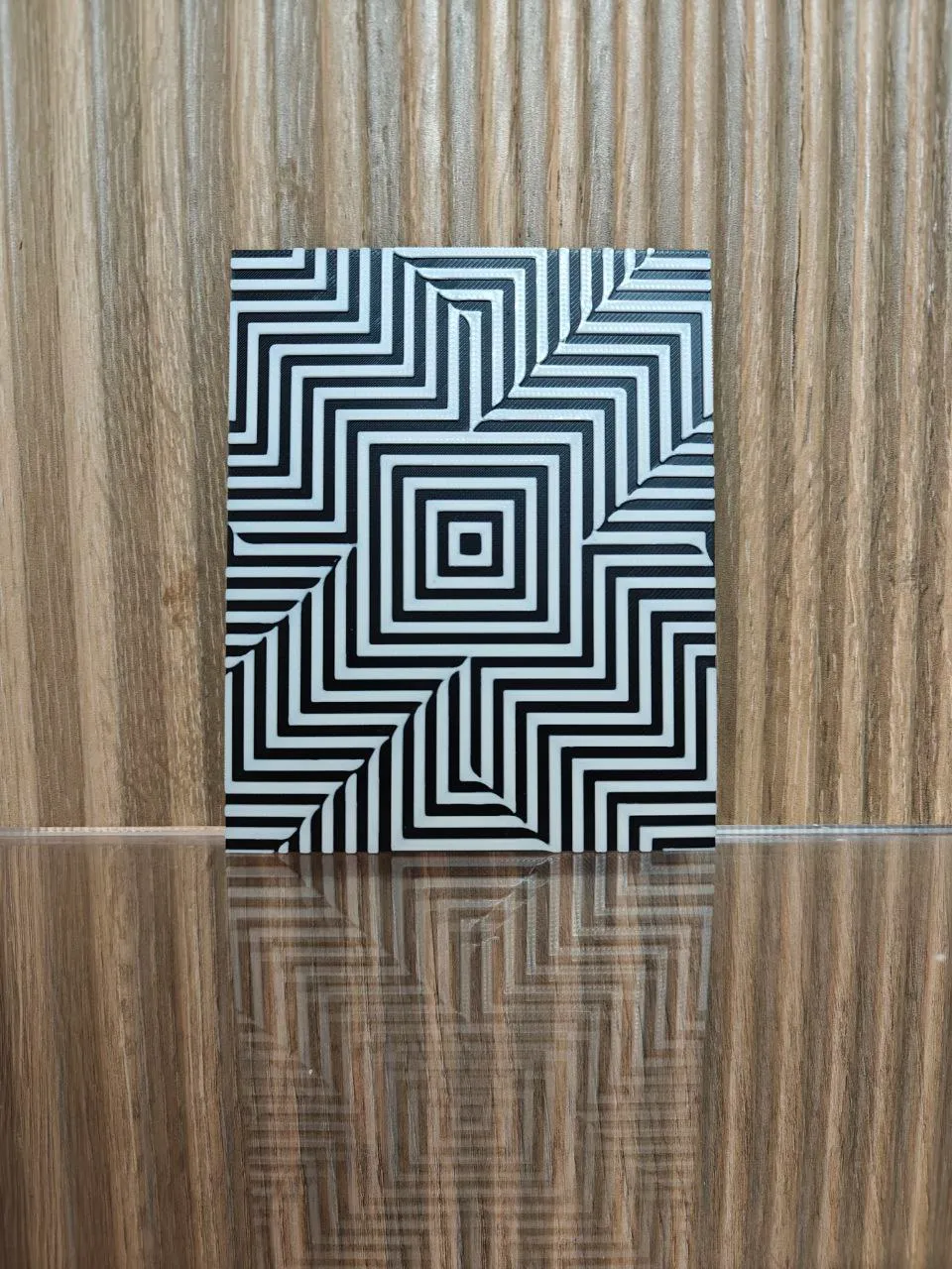 Geometrical Optical Illusion – Hueforge by Freecaller - MakerWorld