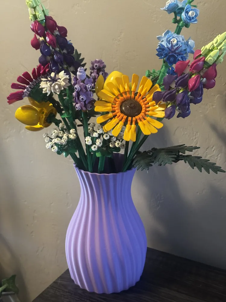 Wave Vase for Brick Flowers - Free 3D Print Model - MakerWorld