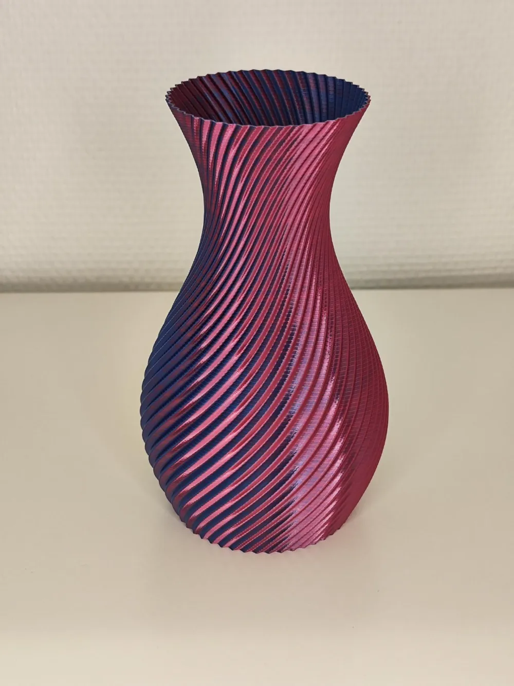 Twisted Lines Vase by Crizzy - MakerWorld