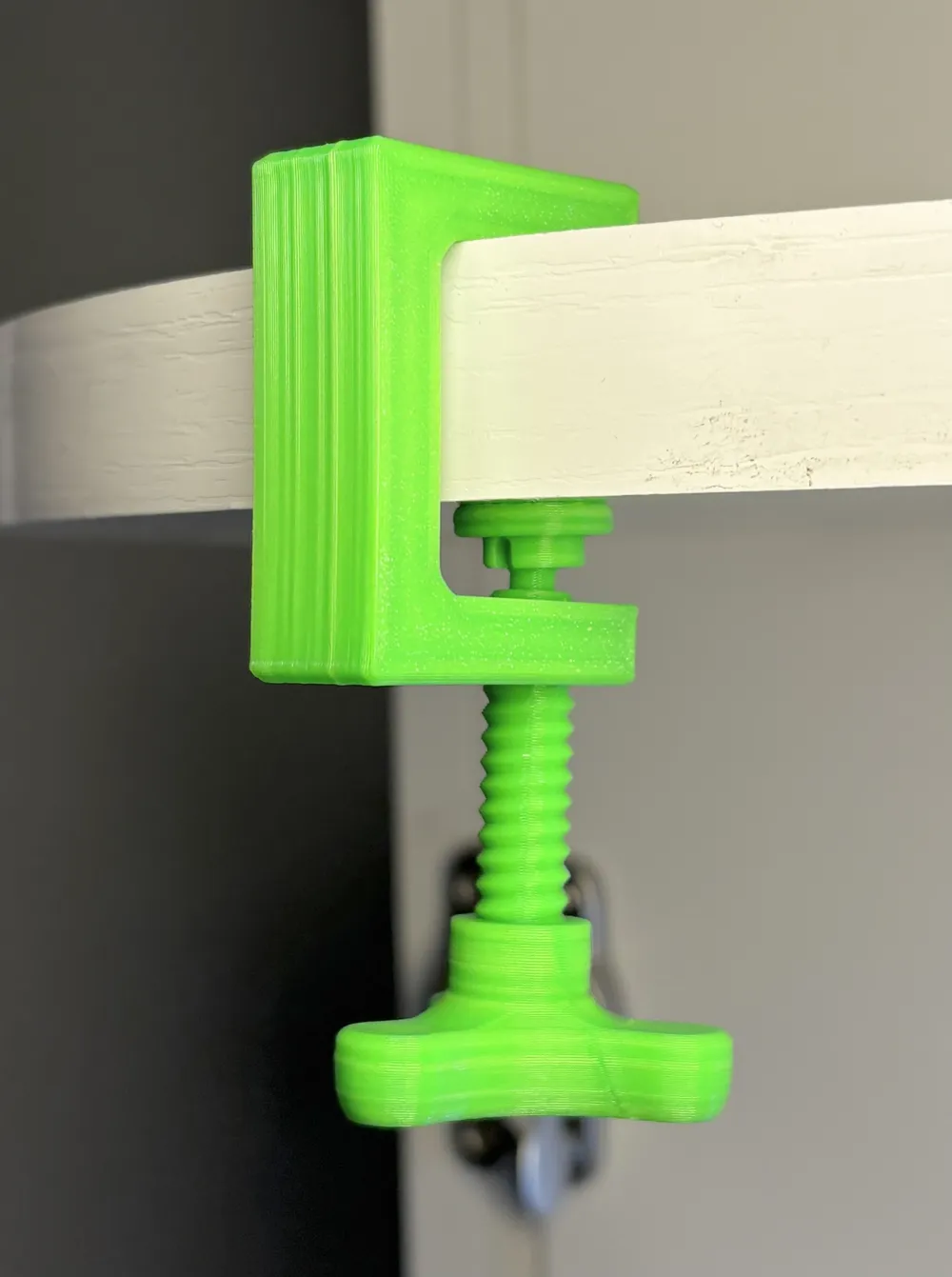Small Clamp with Easy Turn Knob - Free 3D Print Model - MakerWorld