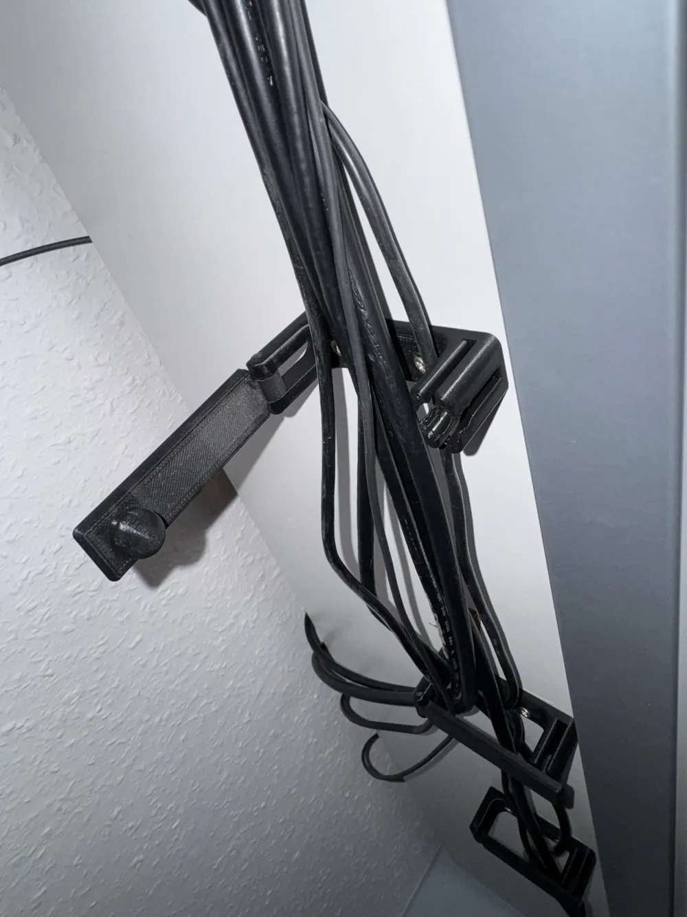 Simple cable management for the desk - Free 3D Print Model - MakerWorld