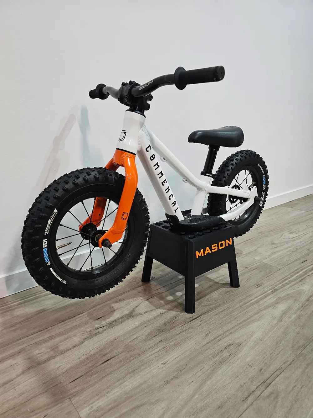 Stacyc / Balance Bike Stand / Stool - Free 3D Print Model - MakerWorld