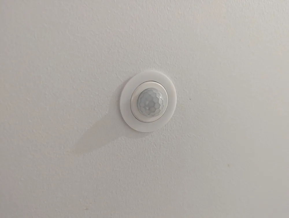 In-wall Tuya PIR Sensor Flush Mount by HelloIAmRealHuman - MakerWorld