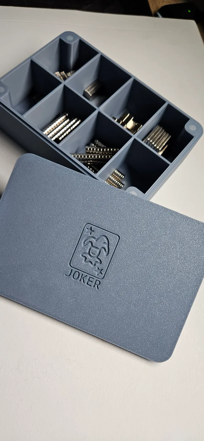 Smooth Box 8 compartment with magnet lid by Joker MakerWorld: Download ...