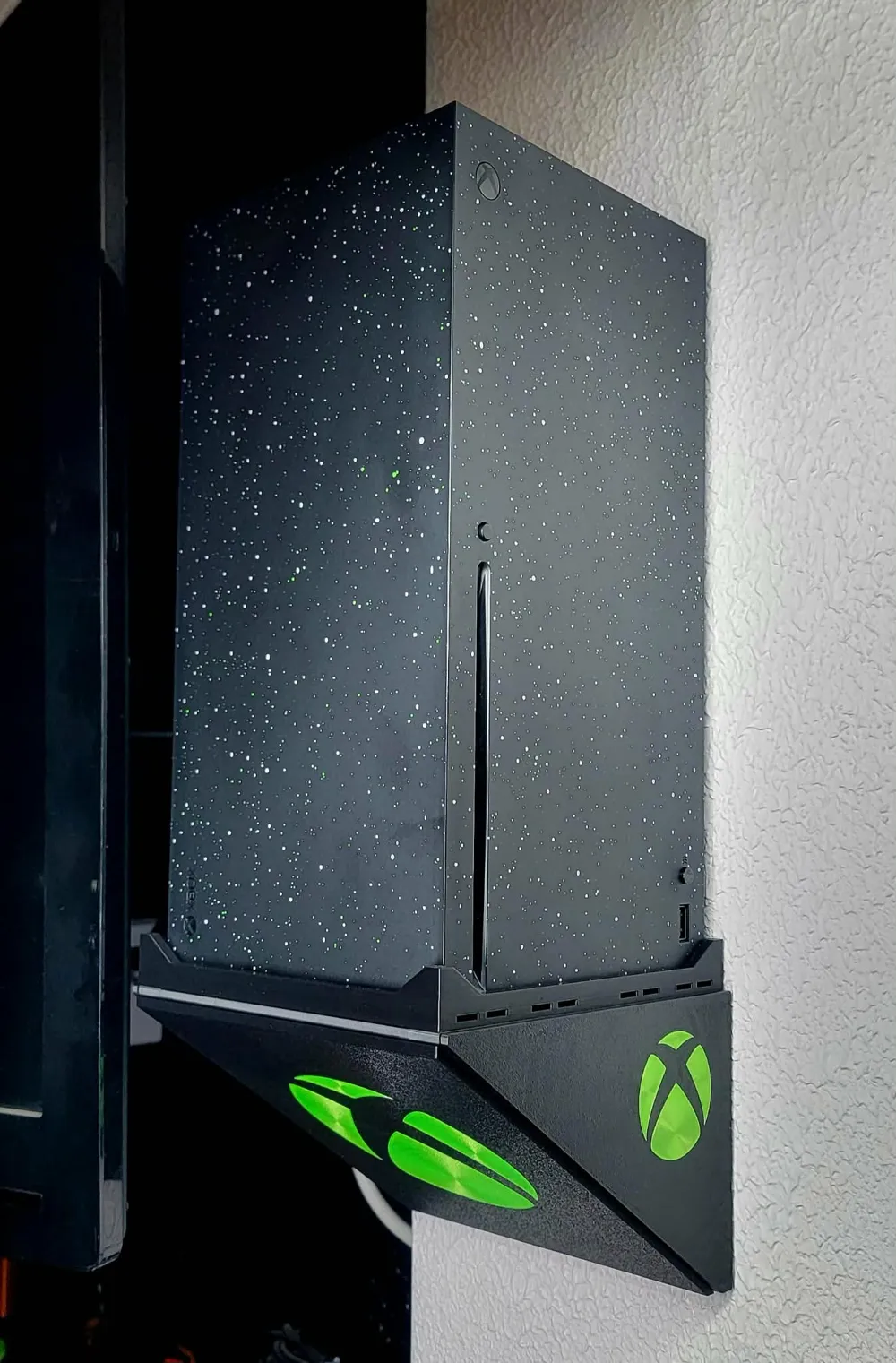 XBOX SERIES X WALL MOUNT - Free 3D Print Model - MakerWorld