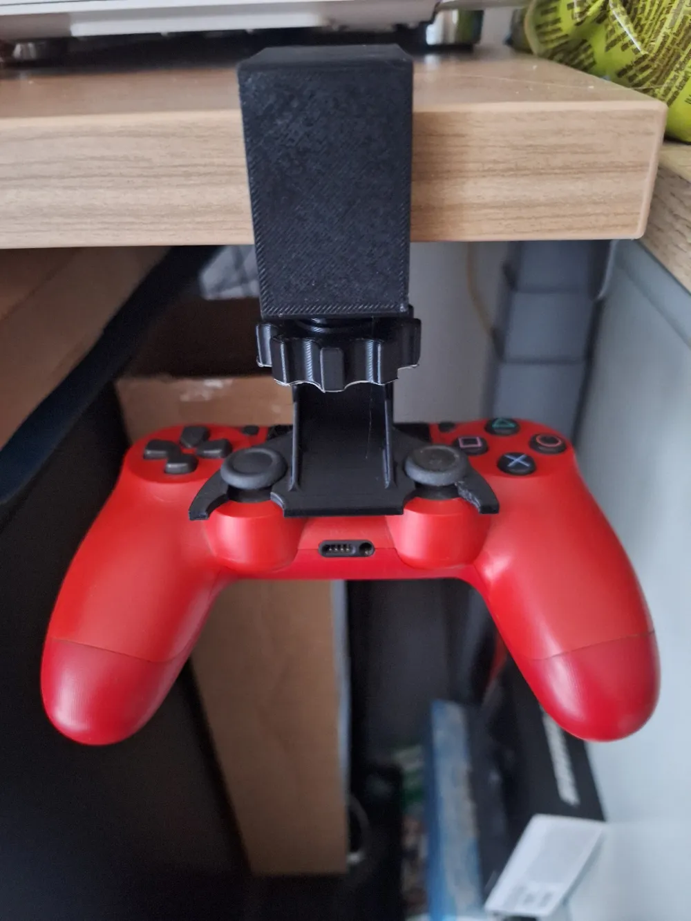 Sony ps4 controller holder by Sebastiaan_DC - MakerWorld