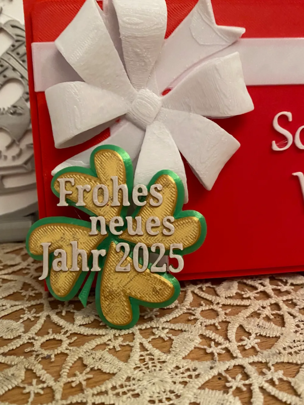 Lucky clover 2025 Happy new year by eric.willms - MakerWorld