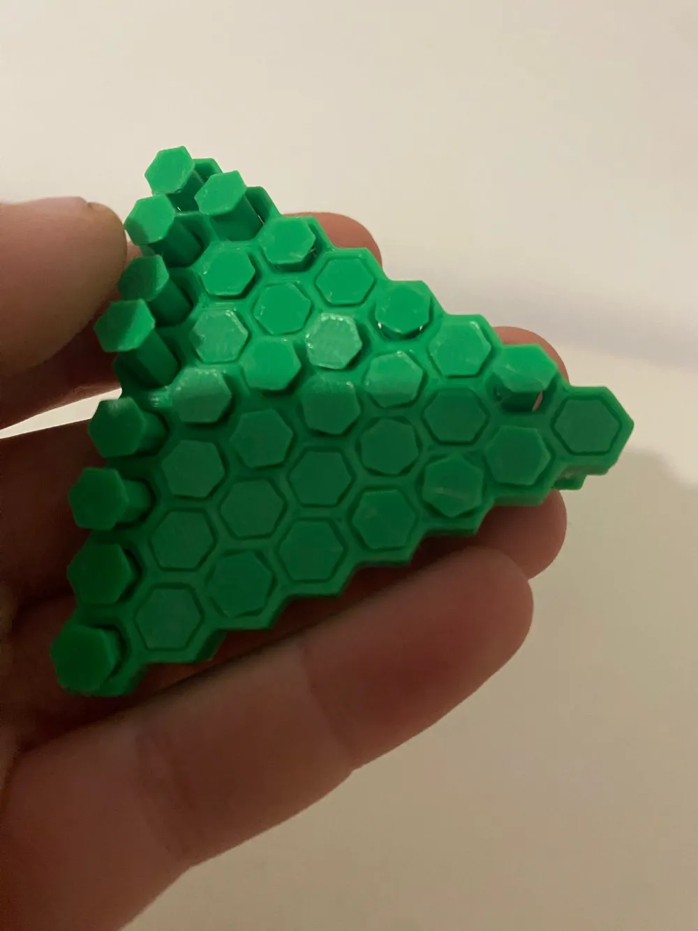 Triangle Pin Fidget v2 by Ronootje - MakerWorld