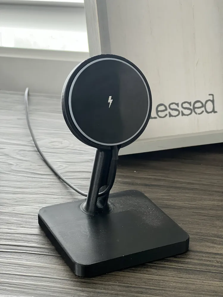 MagSafe charging stand for 60mm puck Remixed by JackOH MakerWorld ...