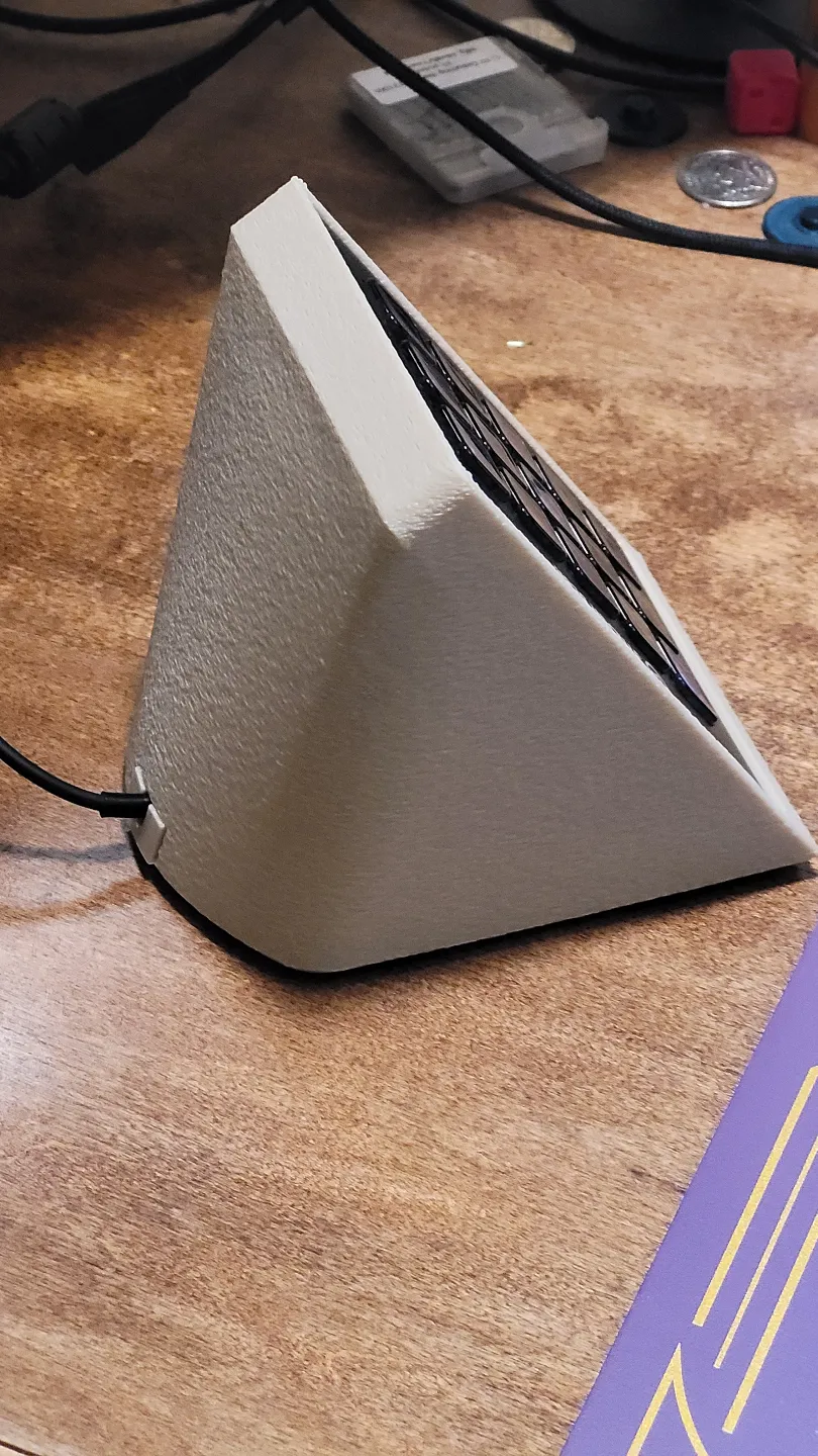 Stream Deck Vertical Desk Stand by Scamp Dillagher - MakerWorld