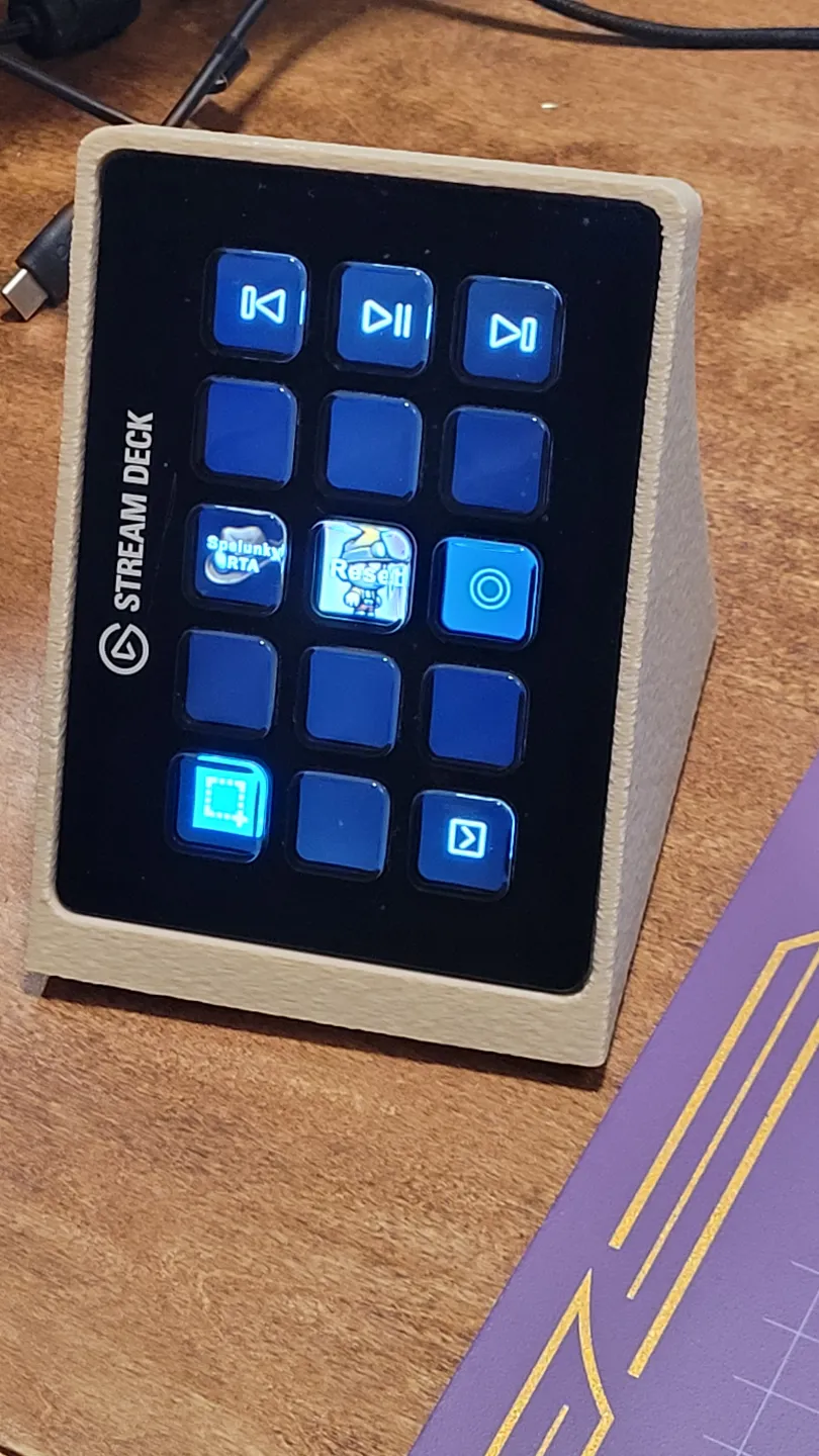 Stream Deck Vertical Desk Stand by Scamp Dillagher - MakerWorld