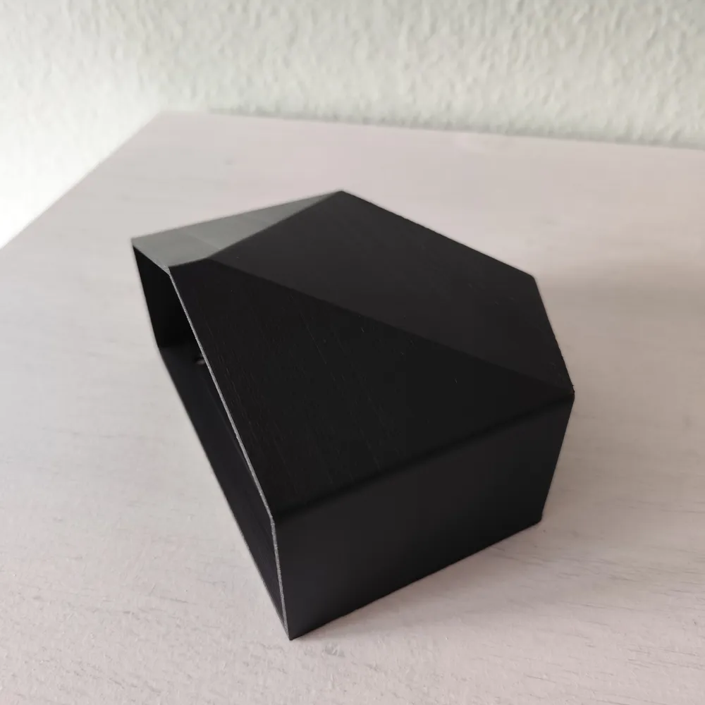 Modern Wall Hanging Low Poly Planter by Deltaprints MakerWorld ...