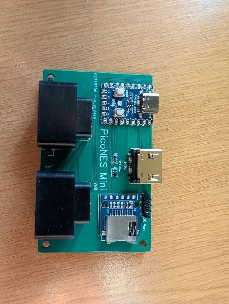 PicoNES Mini Case by DynaMight MakerWorld: Download Free 3D Models