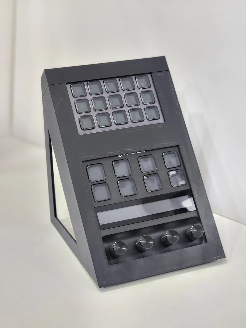 Streamdeck+ / MK.2 Mount - Free 3D Print Model - MakerWorld