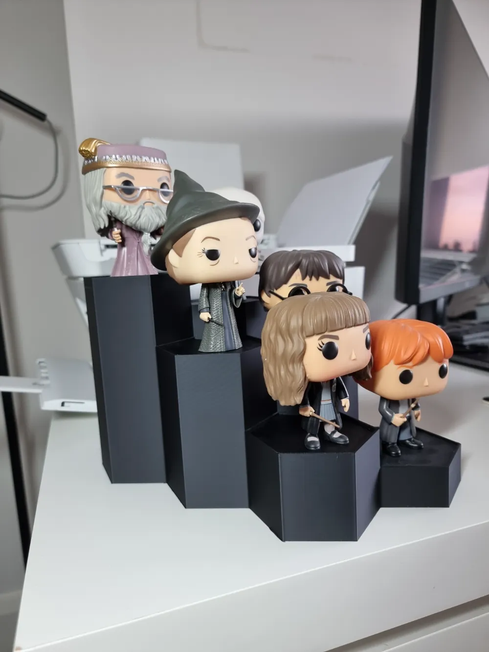 FUNKO/ACTION FIGURE STAND by Andre.Stadler - MakerWorld