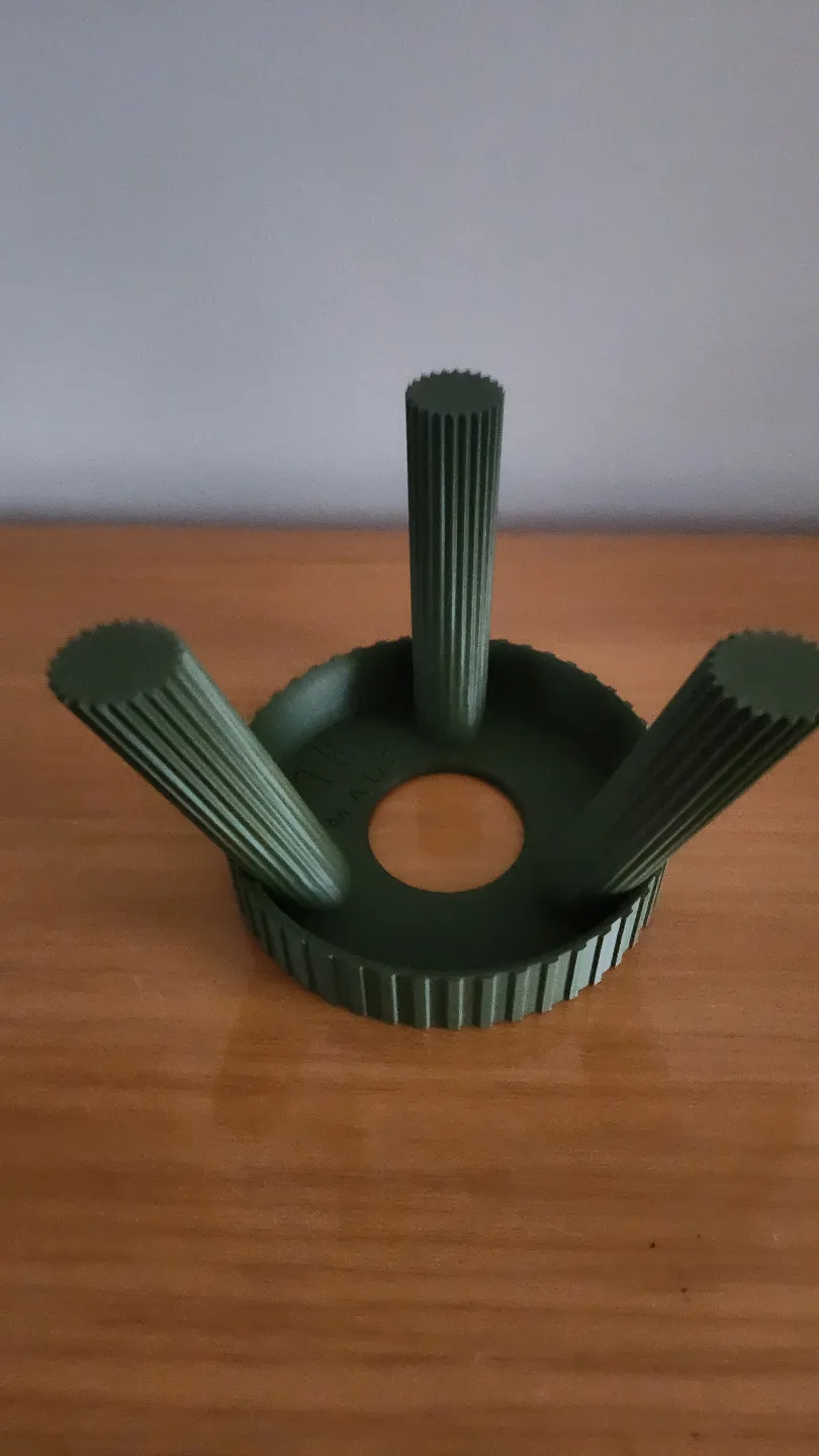 Ridges E27 lamp base by T.H Made MakerWorld: Download Free 3D Models