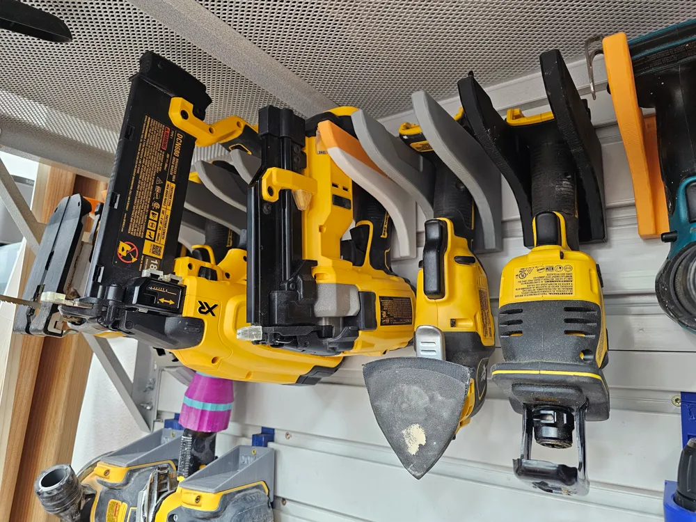Gladiator Gearwall Tool Holder Remixed by chapo3 MakerWorld: Download ...