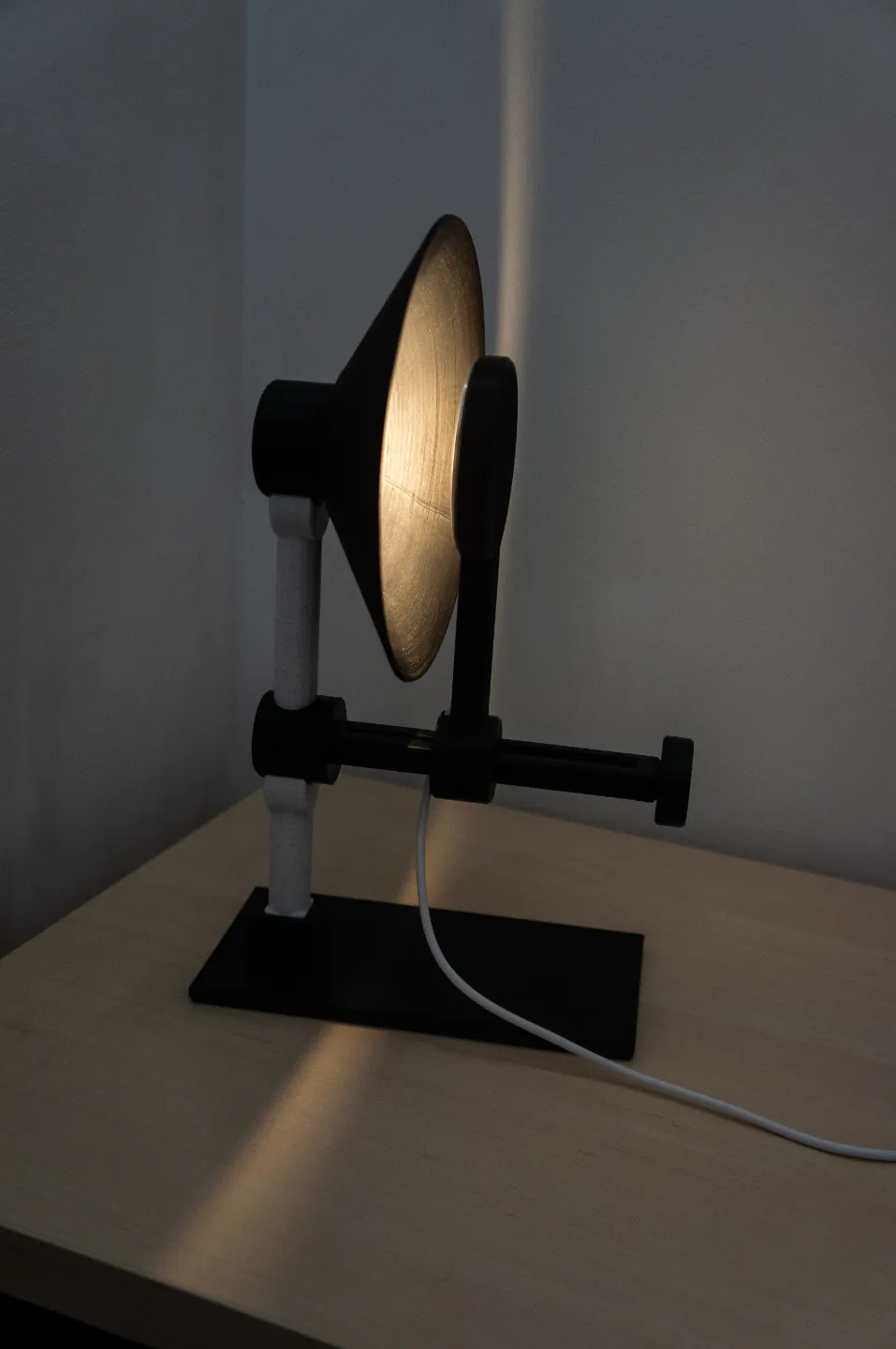Focus Lamp by ChunkyMonkey MakerWorld: Download Free 3D Models