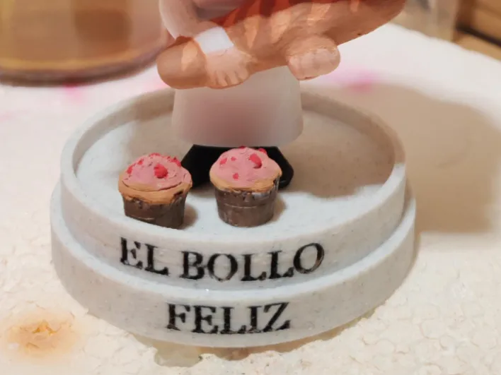 Round Funko Pop base with plate by GeekHeaven - MakerWorld