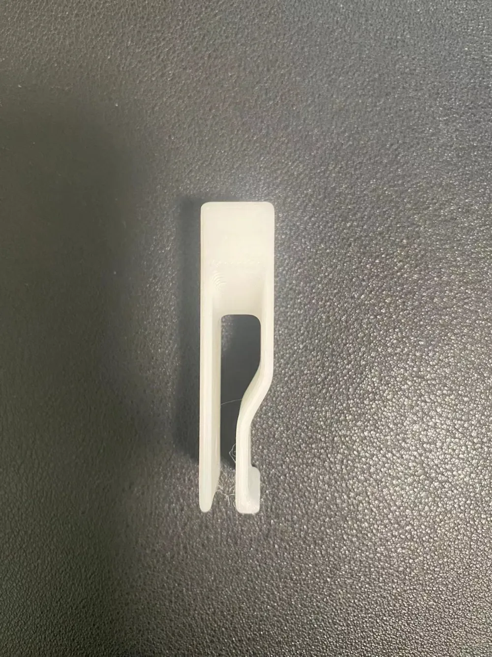 Blind Cord Guide with screw hole by Link_9 - MakerWorld