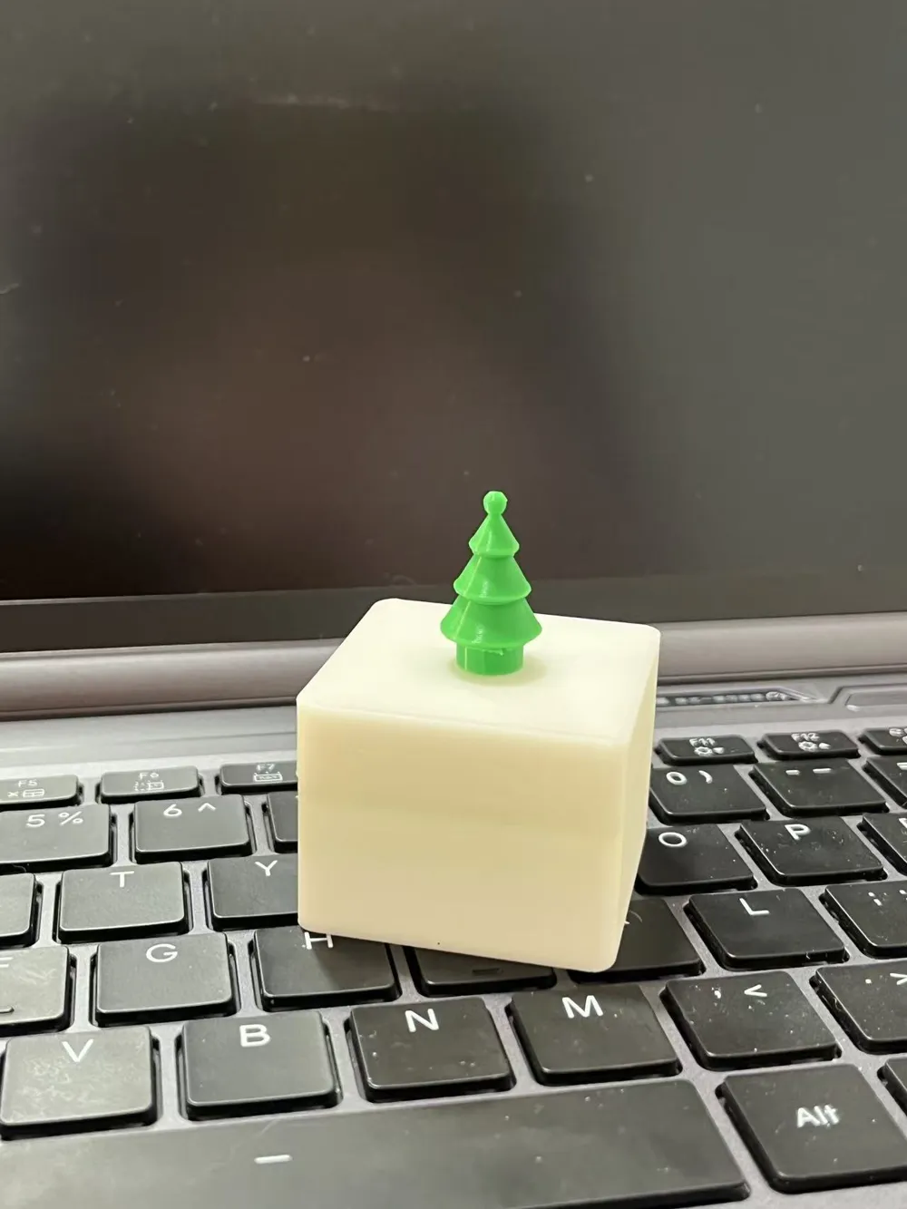 Christmas Tree Lid Storage Box by Number 7 Apple MakerWorld: Download ...