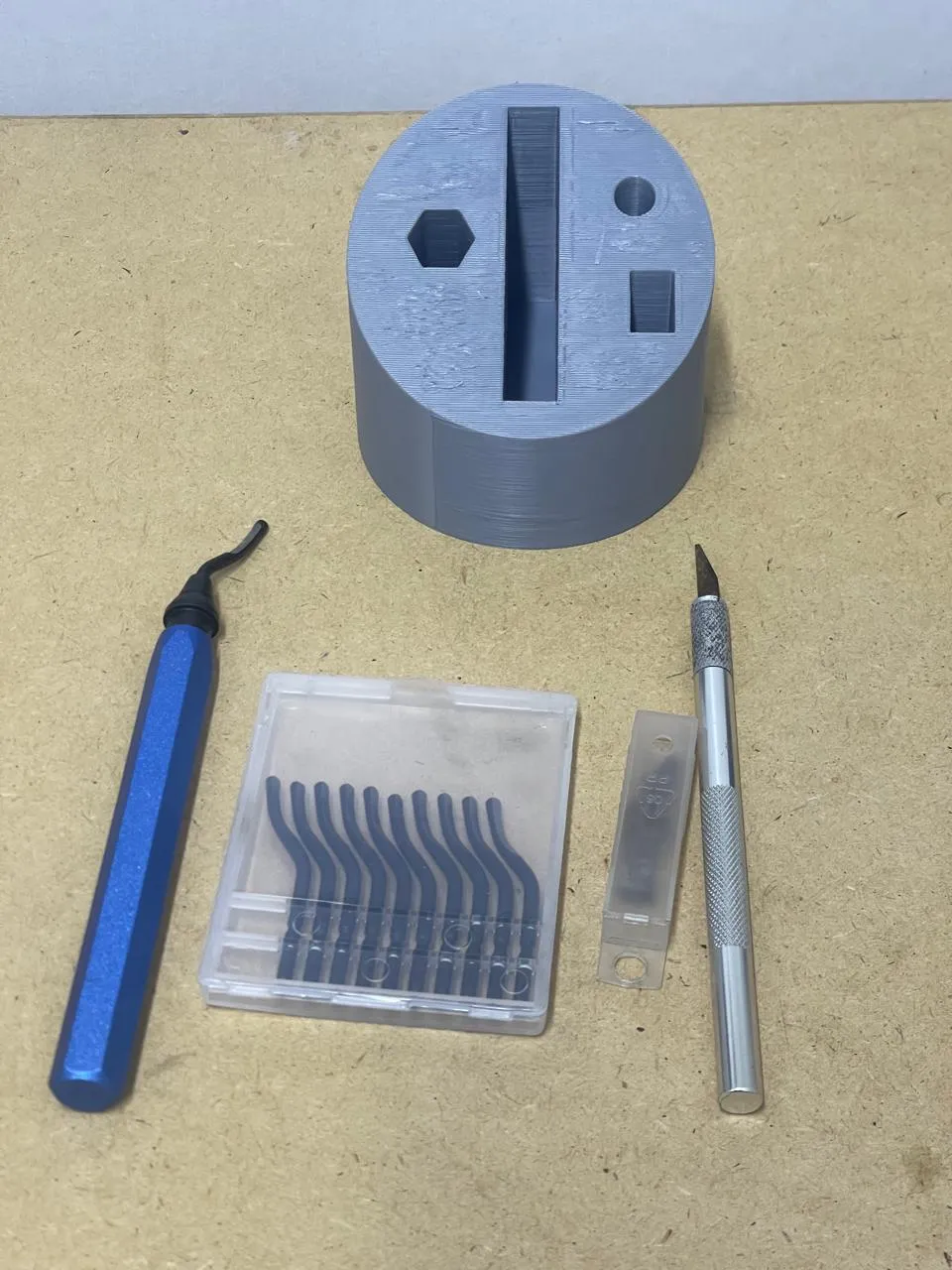 deburring tool and craft blade holder - Free 3D Print Model - MakerWorld