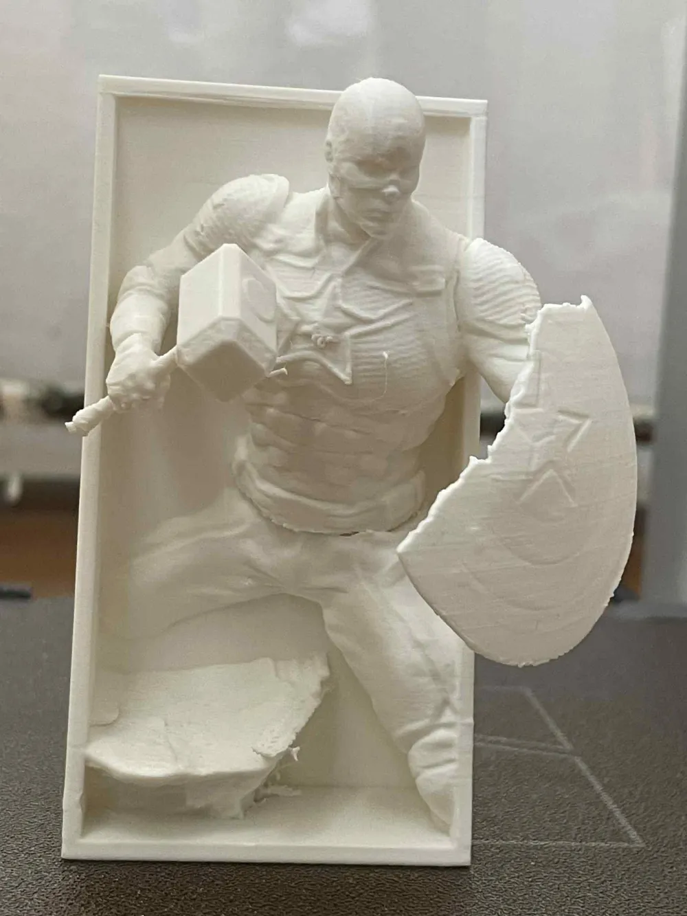 Captain America Book Nook - Broken Shield-Mjolnir by Orban Levente MakerWorld: Download Free 3D ...