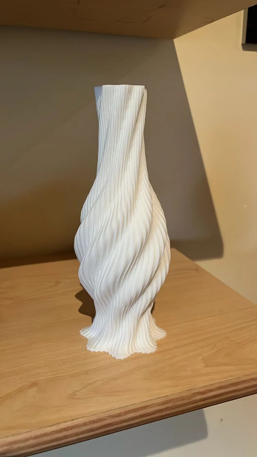 Vase with spiral pattern (Waterproof) - Free 3D Print Model - MakerWorld